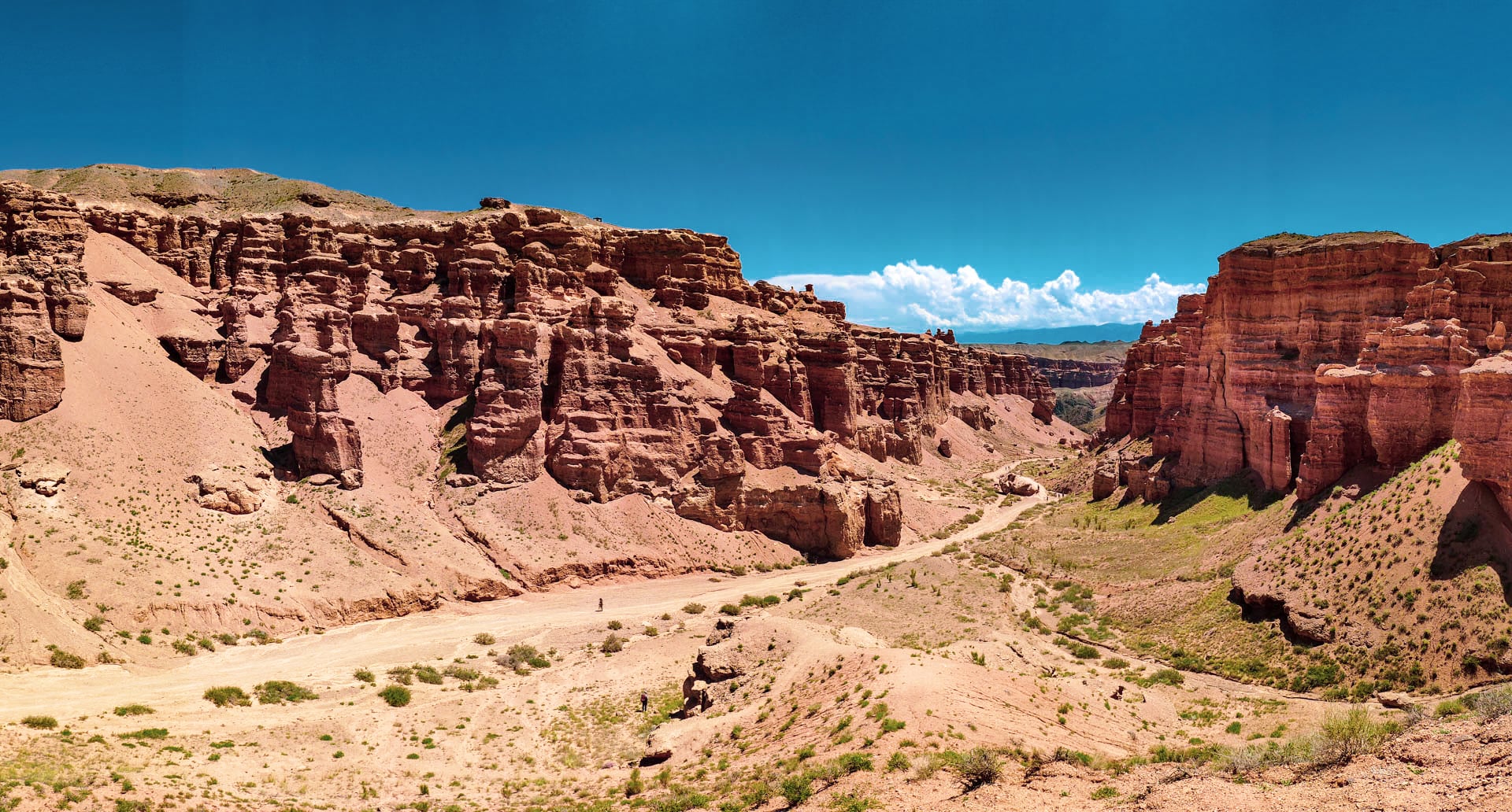 Charyn Canyon: A Complete Guide - Discoveny