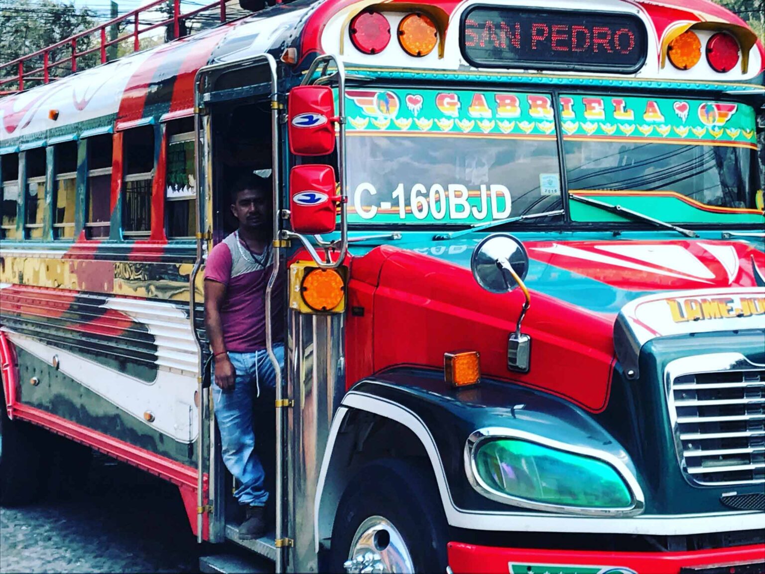 Chicken Buses in Central America: The Ultimate Guide - Discoveny